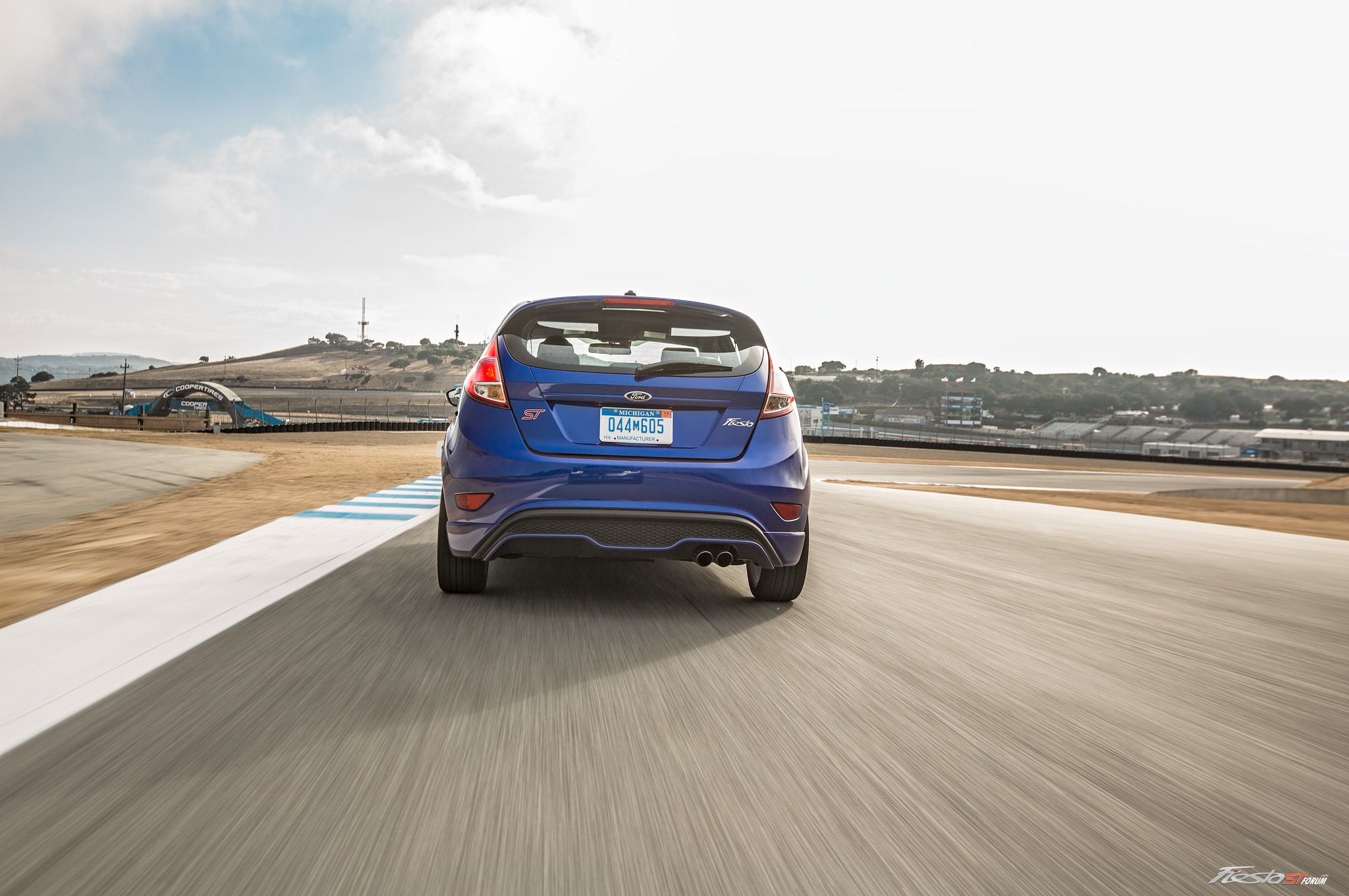 2015-ford-fiesta-st-rear-end-in-motion.jpg | Fiesta ST Forum